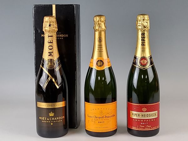 Lot 1554: Wine, Port, Champagne & Whisky Lot Bidding Ends: Thursday ...
